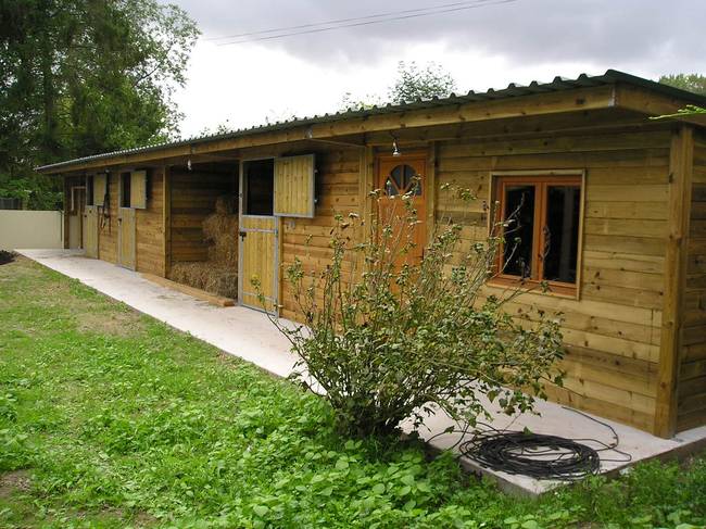 Abris-box-chevaux.ch: Le spécialiste des boxes et abris pour chevaux ...